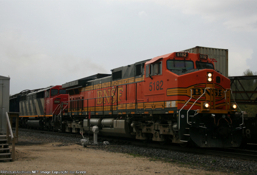 BNSF 5182
